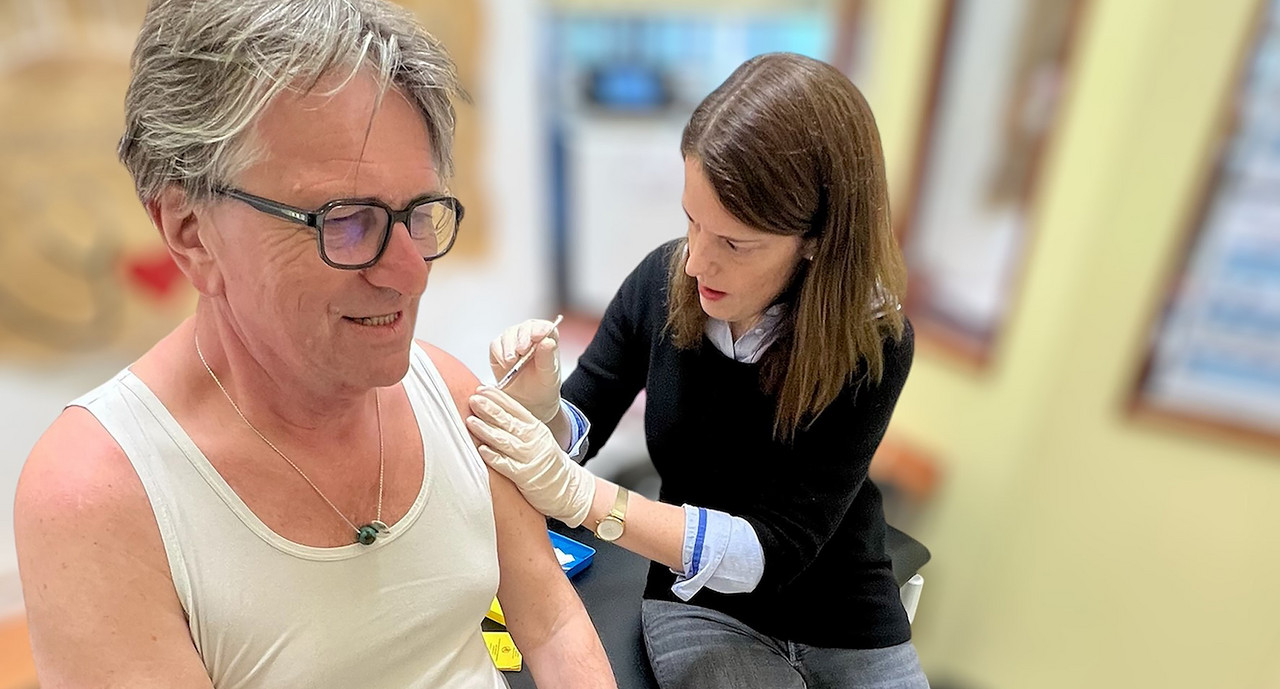 Gesundheitsminister Manne Lucha ruft zum Impfen auf: Ministerium für ...